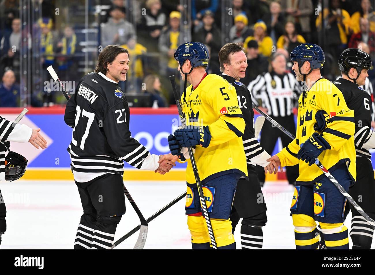 Former NHL hockey players Teppo Numminen, left, and Nicklas Lidström ...