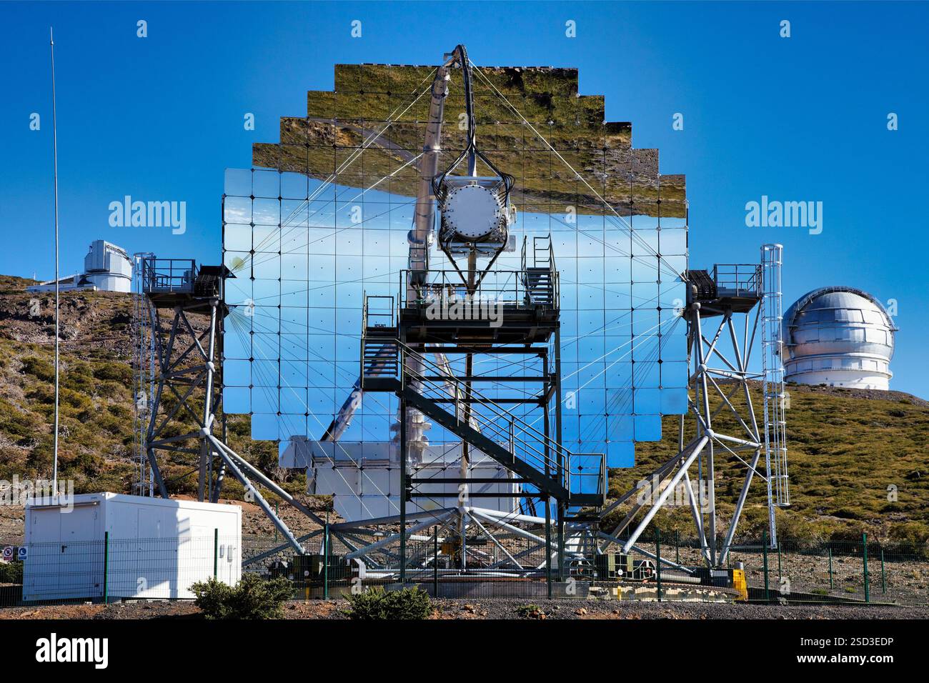The MAGIC Telescopes, Roque de los Muchachos Observatory, La Palma ...