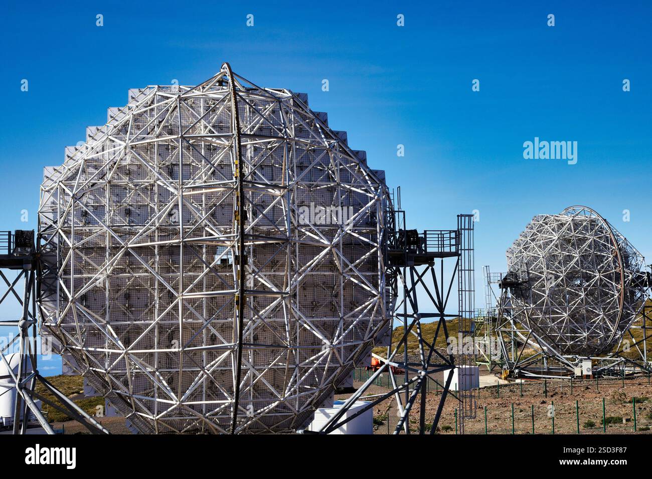 The MAGIC Telescopes, Roque de los Muchachos Observatory, La Palma ...