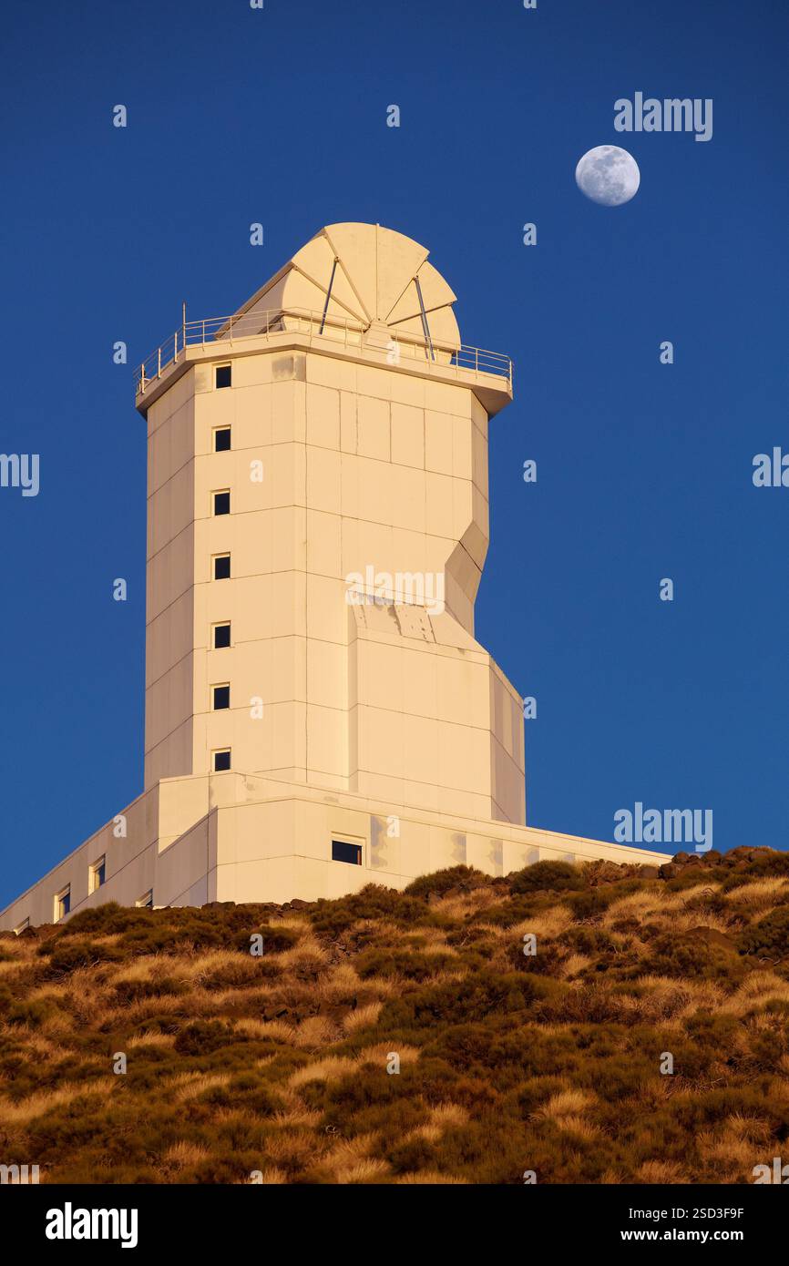 The Vacuum Tower Telescope VTT, Solar Telescope, Observatorio del Teide ...
