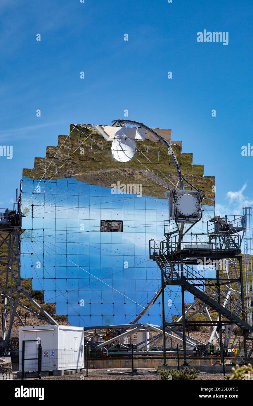 The MAGIC Telescopes, Roque de los Muchachos Observatory, La Palma ...