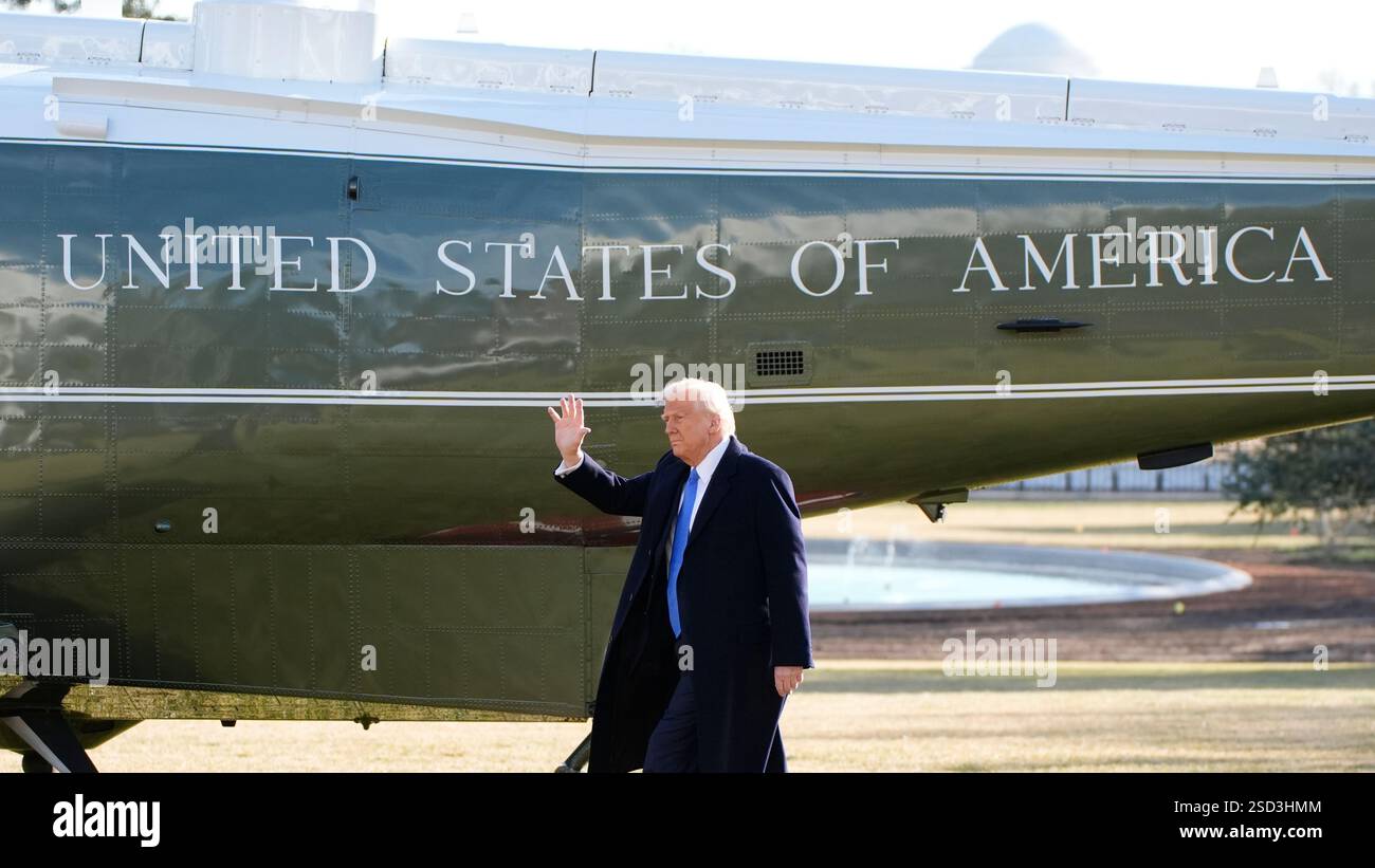 President Donald Trump walks to depart on Marine One from the South ...