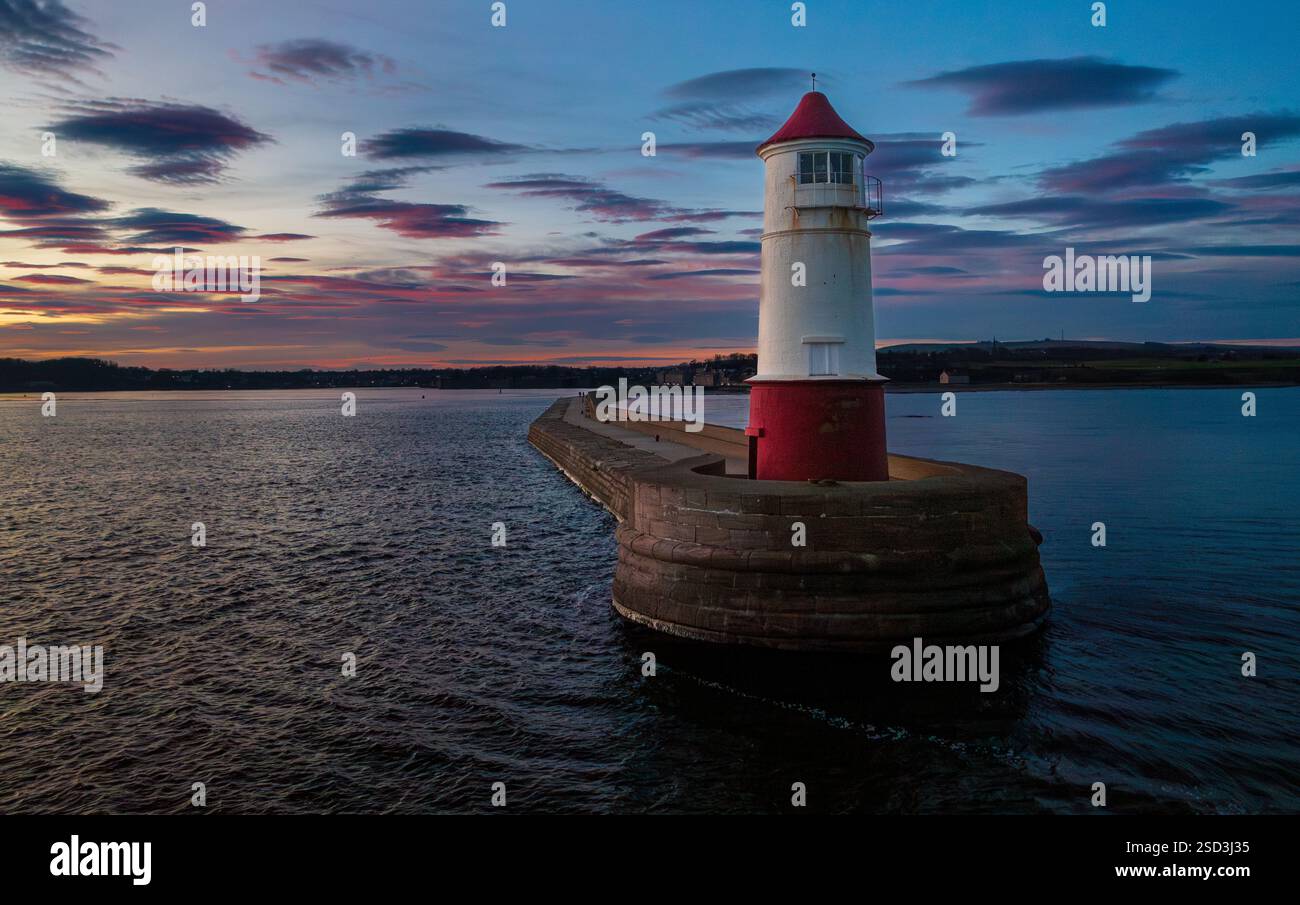 The most northerly lighthouse in England, Berwick Pier at dusk, Berwick ...