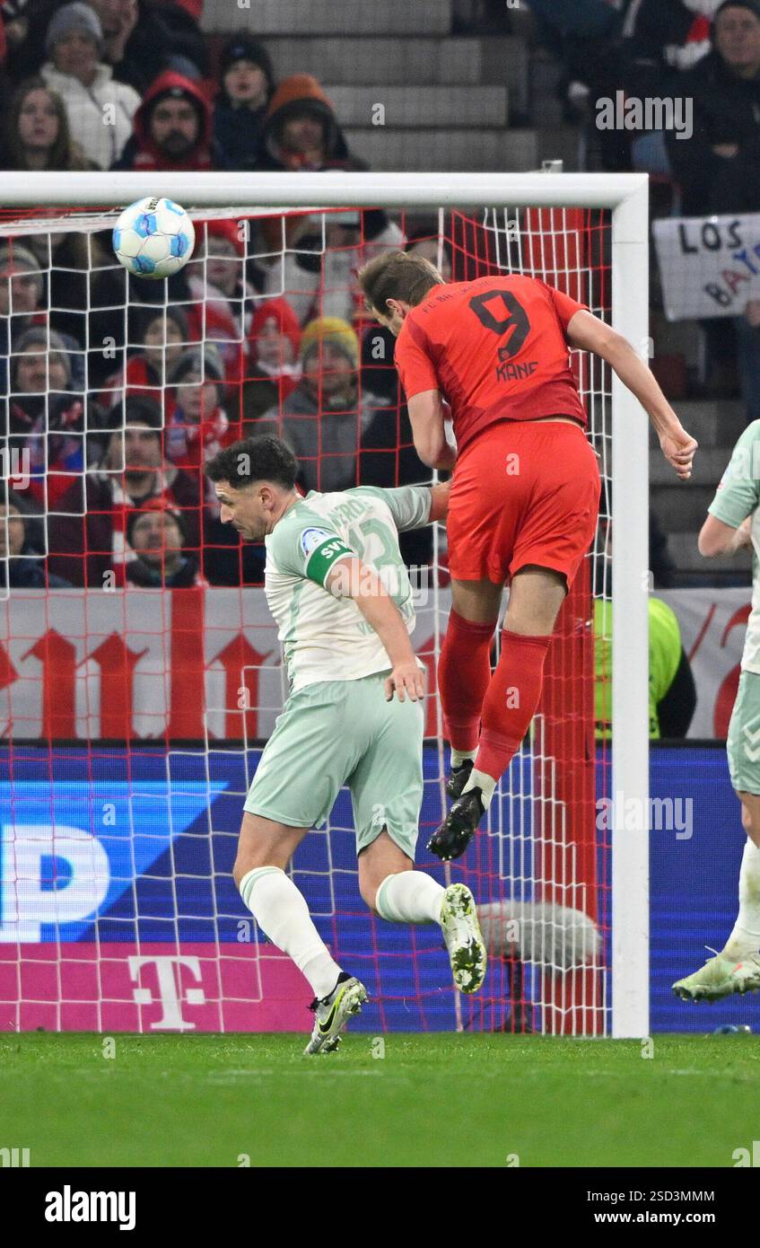 Strafraumszene, Torraumszene Torschuss Aktion Torchance Harry Kane FC Bayern Muenchen FCB (09 ...