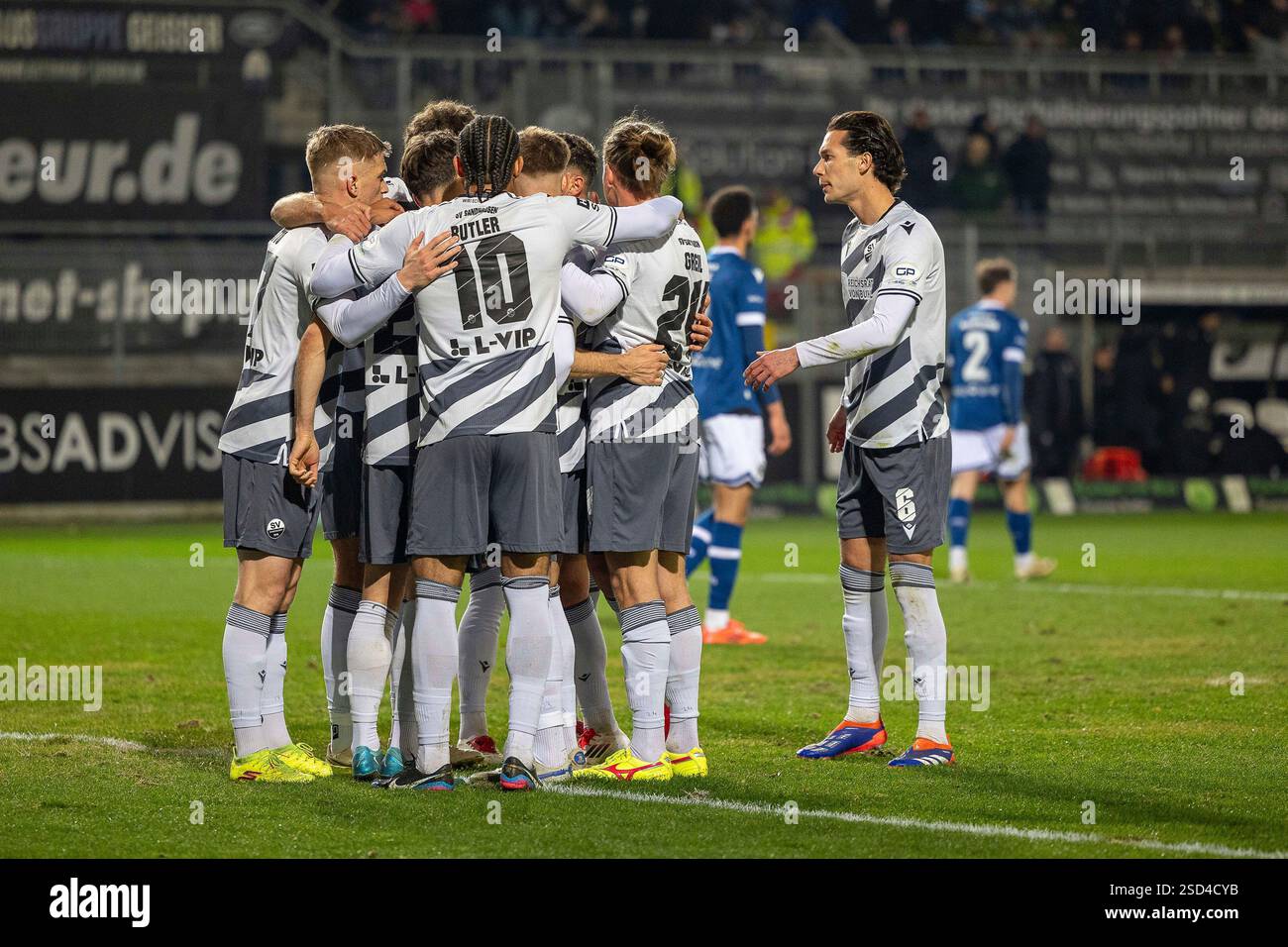 Sandhausen, Deutschland. 07th Feb, 2025. Justin Butler (SV Sandhausen ...