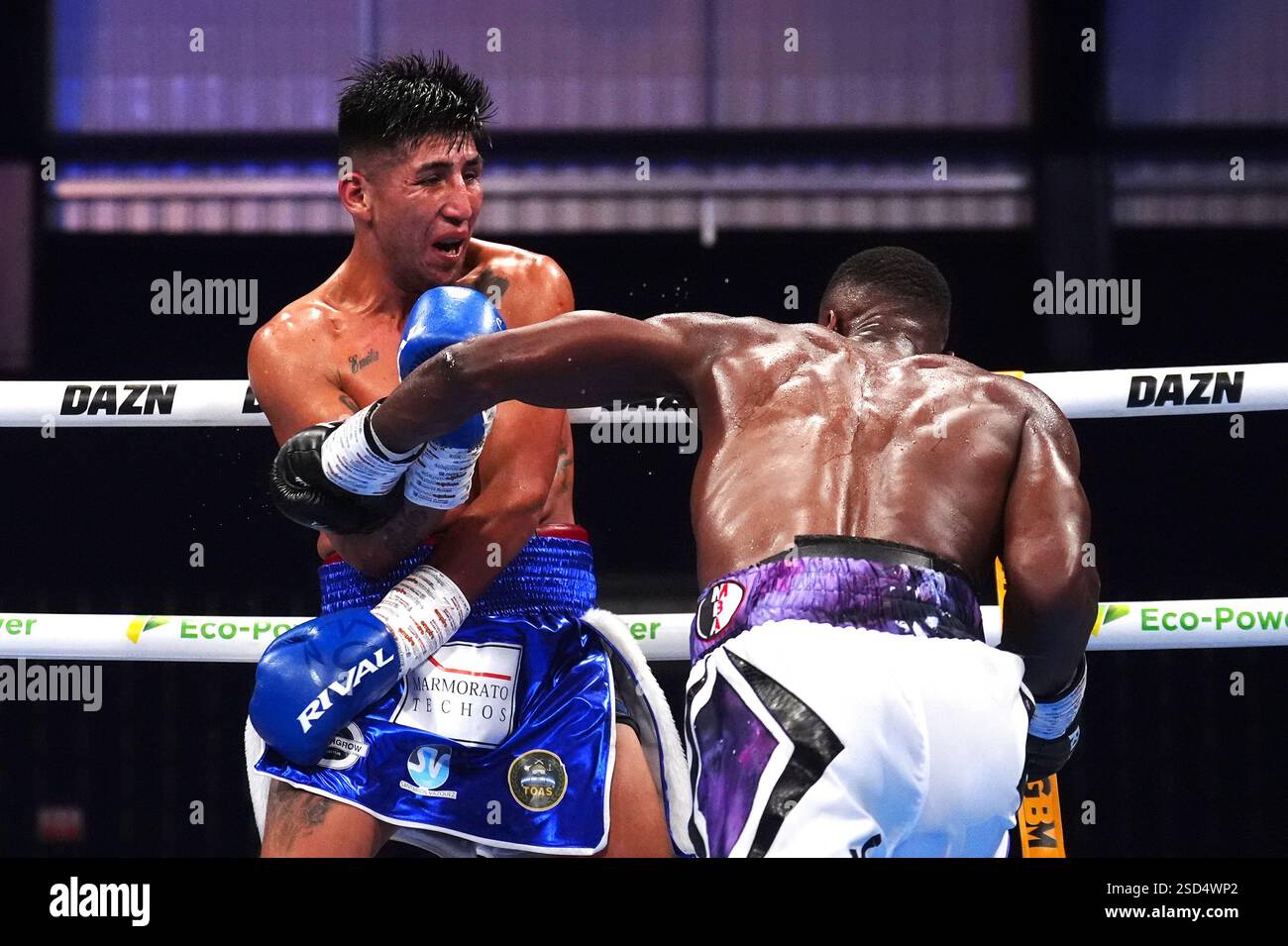 Shakiel Thompson (right) strikes David Benitez in the Light Heavyweight ...