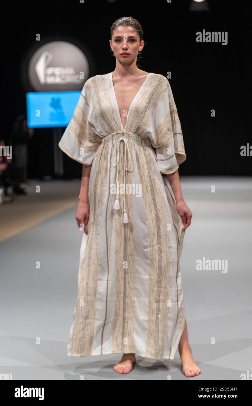 Madrid, Madrid, Spain. 7th Feb, 2025. LEIRE RODRIGUEZ modelo desfilando ...
