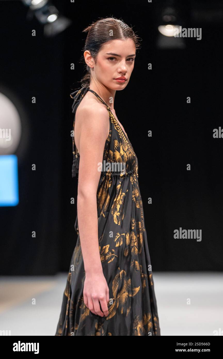 Madrid, Madrid, Spain. 7th Feb, 2025. ISABEL ALVAREZ BARRAGAN modelo ...
