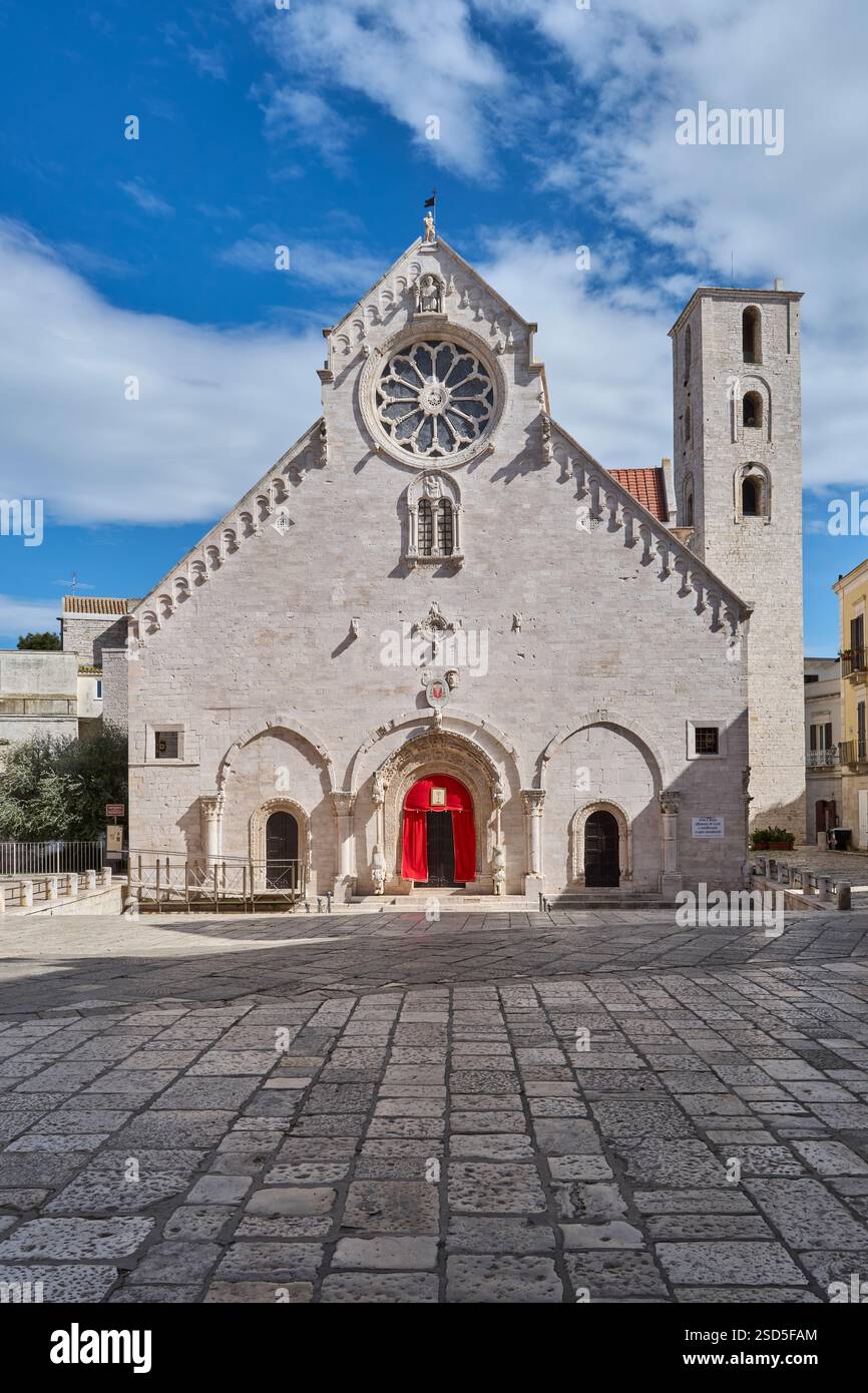 Ruvo di Puglia Cathedral – A Romanesque Masterpiece Stock Photo - Alamy