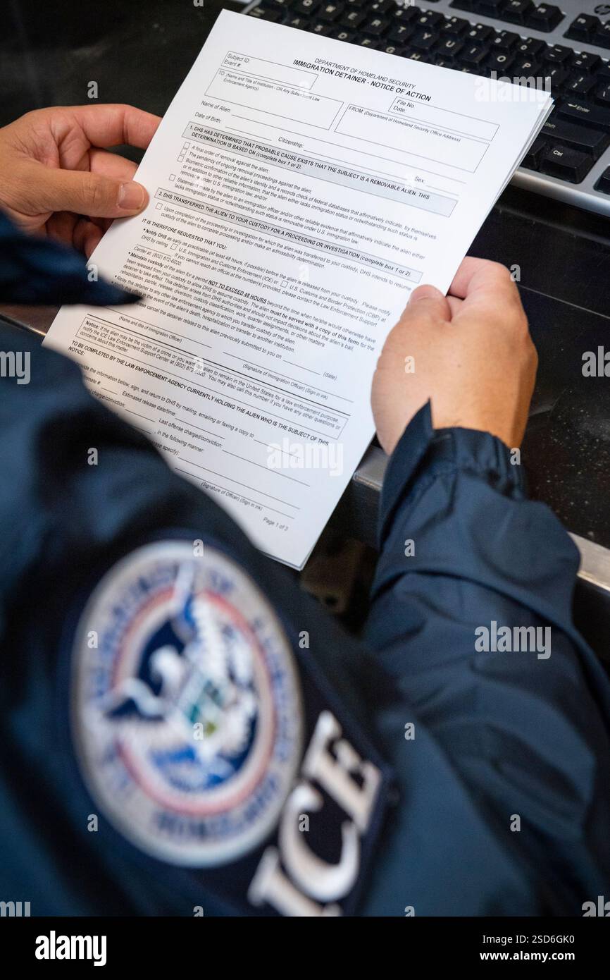 The detainer hi-res stock photography and images - Alamy