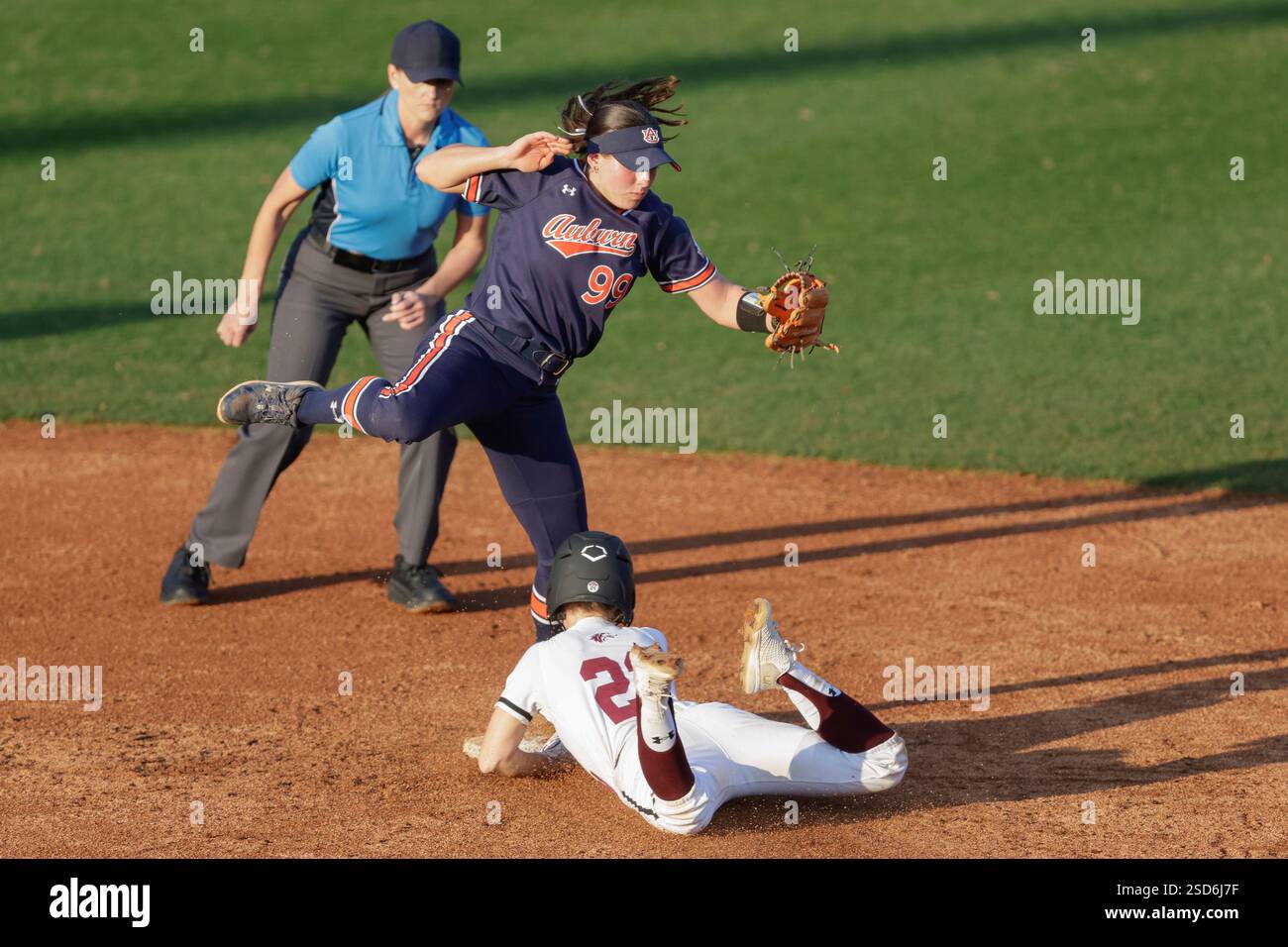 Southern Illinois's Emma Austin (21) slides safely into second base as ...