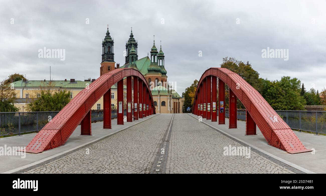 A picture of the Bishop Jordan Bridge and the Poznan Cathedral Stock ...