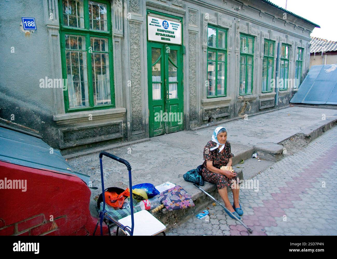 musical school/ poverty, Comrat/Gagauzia, Moldova MOLDAWIEN, 07.2007 ...