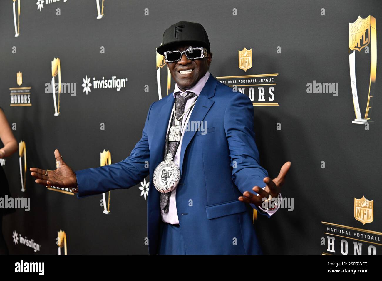 Saenger Theatre. 6th Feb, 2025. New Orleans LA; Flavor Flav poses on ...