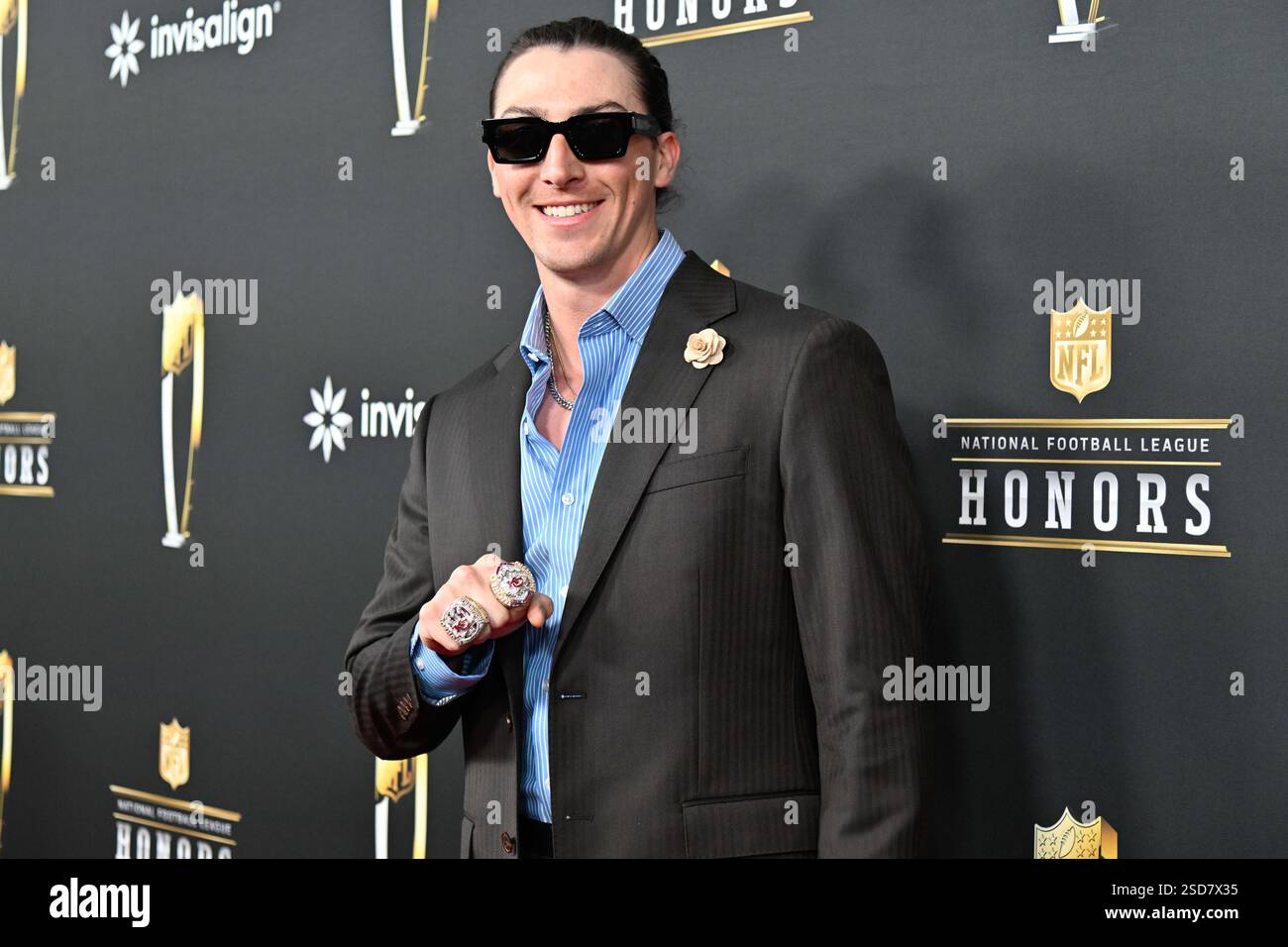 Saenger Theatre. 6th Feb, 2025. New Orleans LA; Phoebe Schecter poses ...