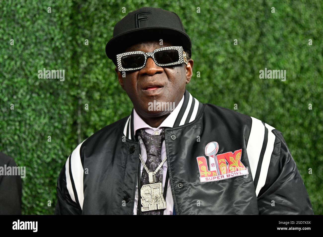 Saenger Theatre. 6th Feb, 2025. New Orleans LA; Flavor Flav poses on ...