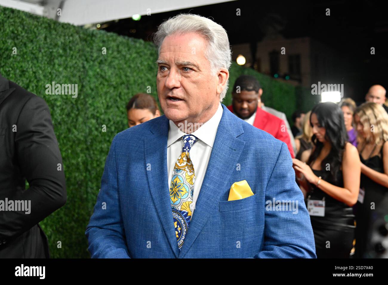 Saenger Theatre. 6th Feb, 2025. New Orleans LA; Steve Mariucci poses on ...