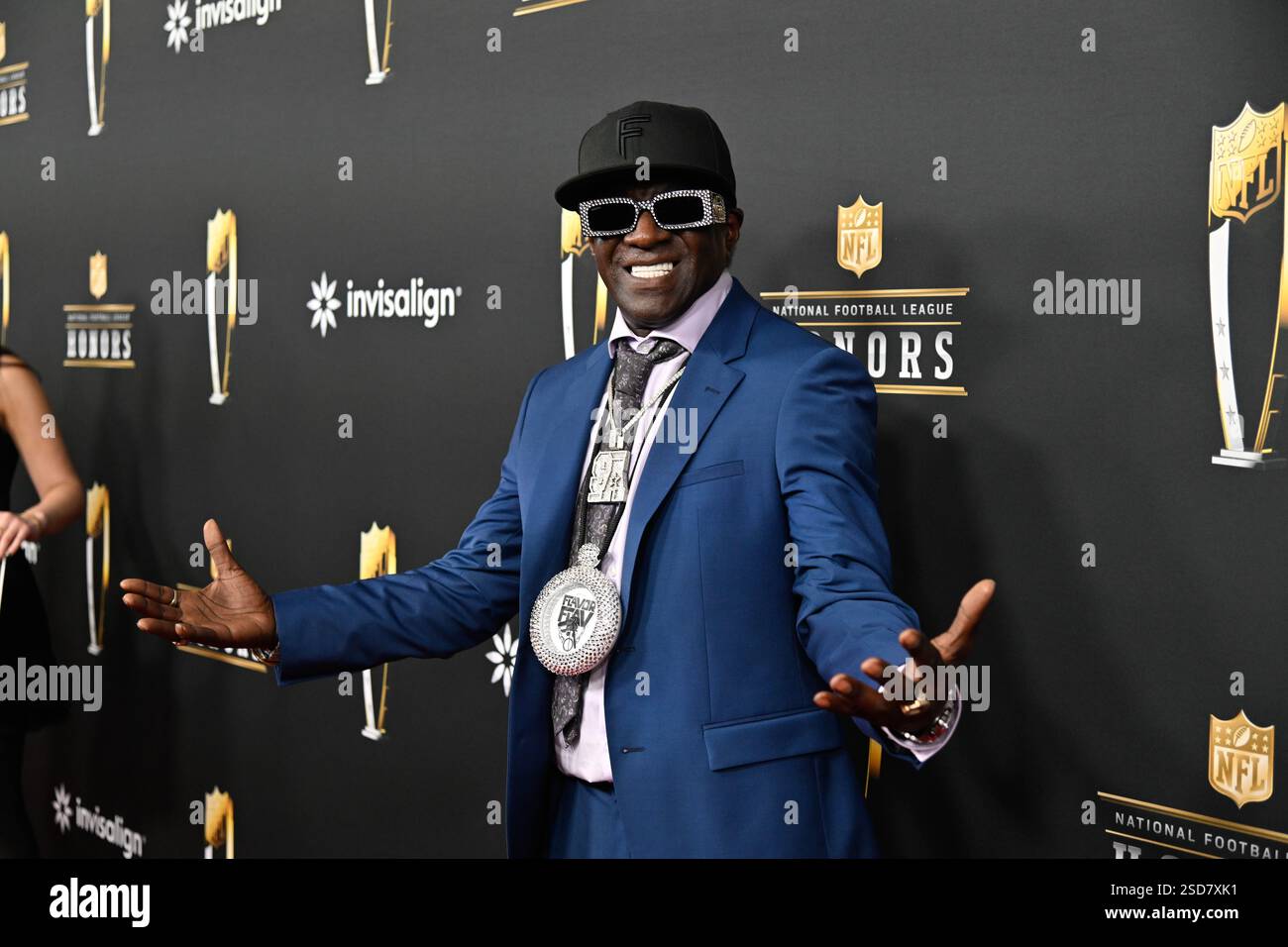 Saenger Theatre. 6th Feb, 2025. New Orleans LA; Flavor Flav poses on ...