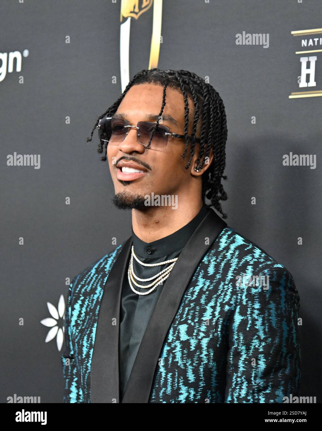 Saenger Theatre. 6th Feb, 2025. New Orleans LA; Jayden Daniels poses on ...