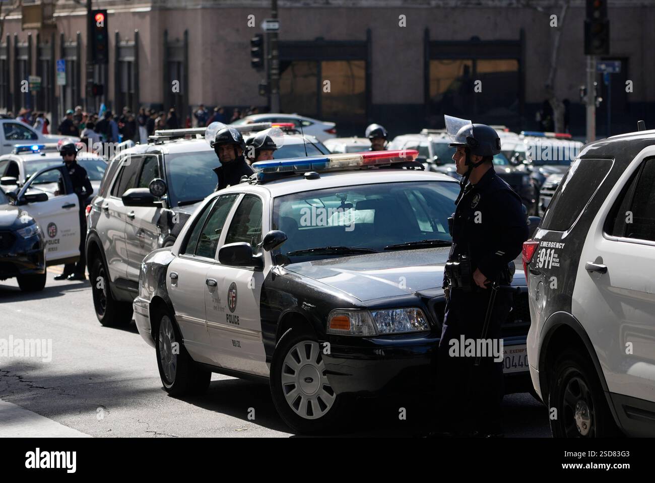 Los Angeles Police Riot police officer declare an unlawful assembly ...