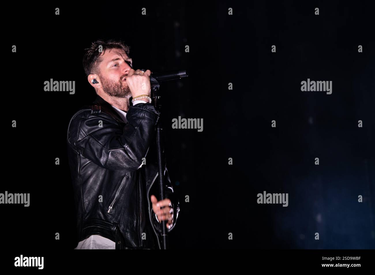 London, United Kingdom. 7th February 2025. Marc E Bassy warms up the ...