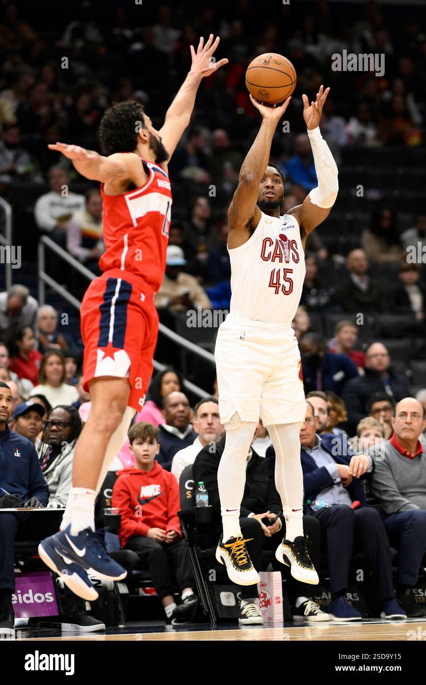 Cleveland Cavaliers guard Donovan Mitchell (45) goes up to shoot ...