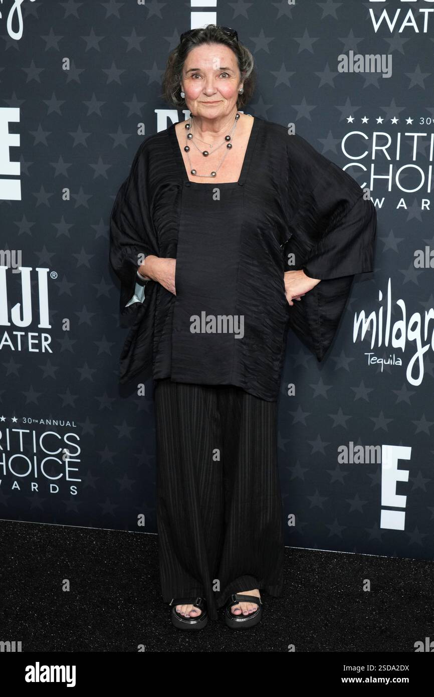 Suzanne Stokes-Munton arrives at the 30th Critics Choice Awards on ...