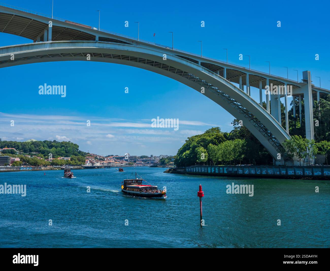 Ponte da Arrábida bridge, Porto, Portugal Stock Photo - Alamy