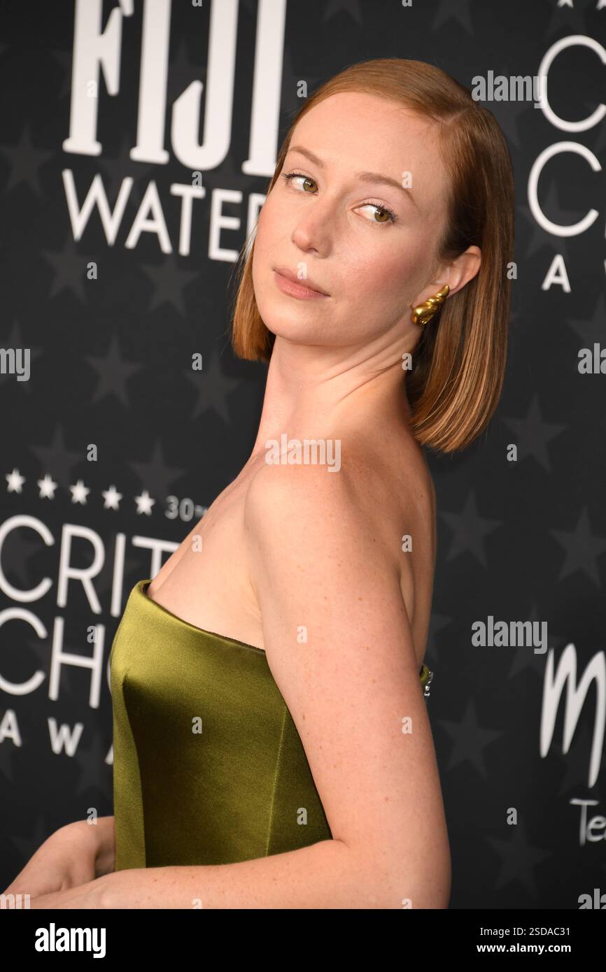 SANTA MONICA, CALIFORNIA - FEBRUARY 07: Hannah Einbinder attends the ...