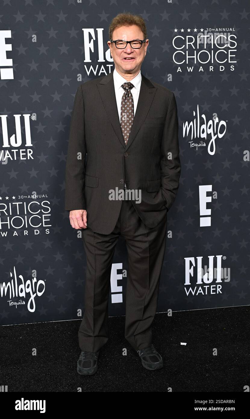 Santa Monica, USA. 07th Feb, 2025. Robert Wuhl arriving to the 30th ...