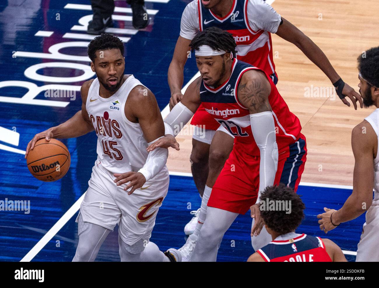 WASHINGTON, DC - FEBRUARY 07: Washington Wizards forward Richaun Holmes ...