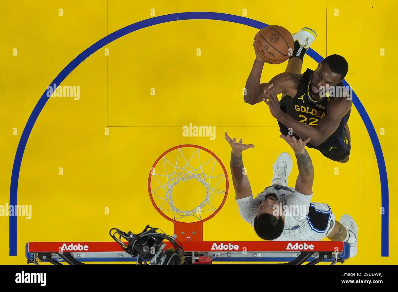 Golden State Warriors forward Andrew Wiggins (22) shoots against ...