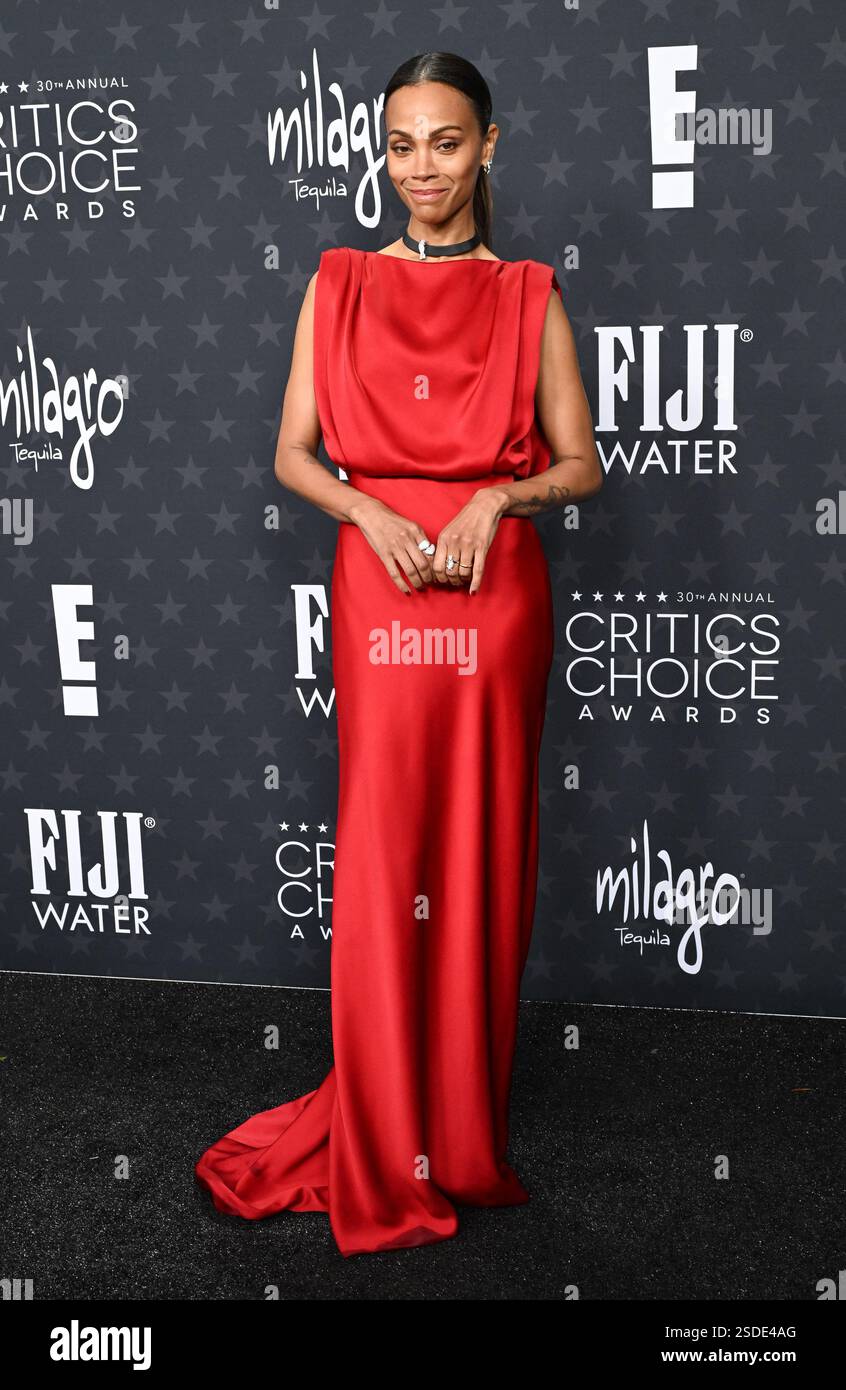 Santa Monica, USA. 07th Feb, 2025. Zoe Saldana arriving to the 30th ...