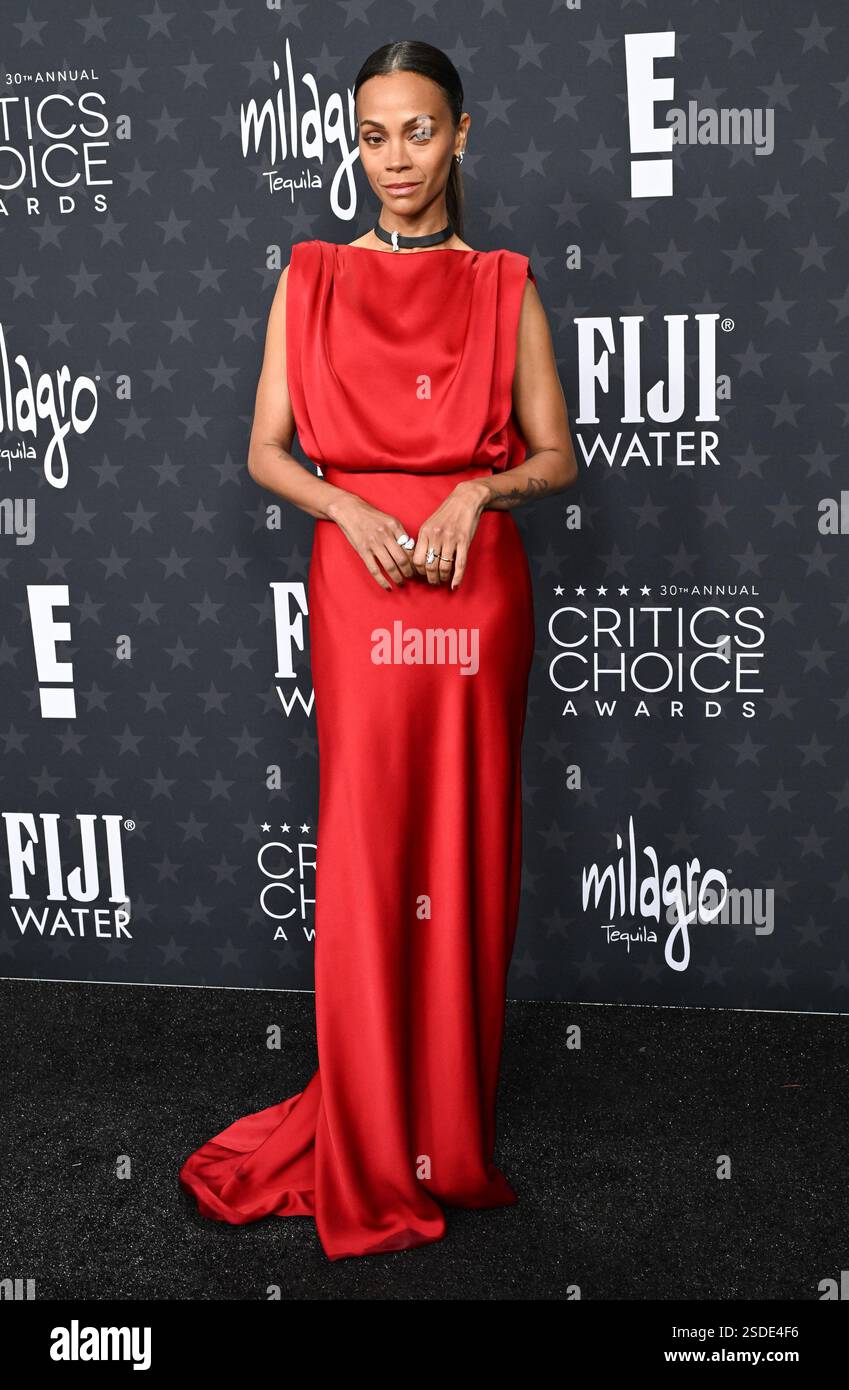 Santa Monica, USA. 07th Feb, 2025. Zoe Saldana arriving to the 30th ...