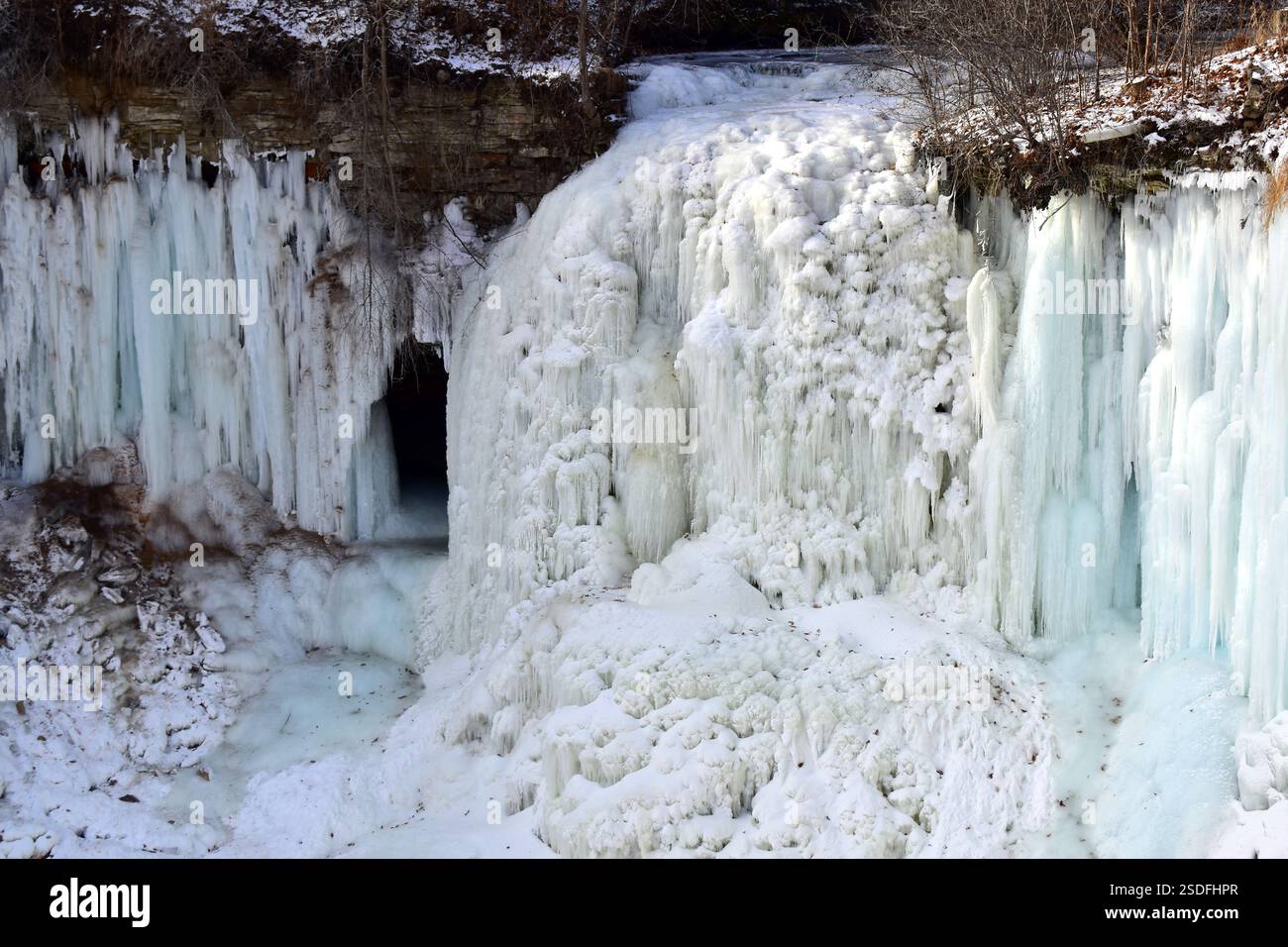 Frozen Minnehaha Waterfall in Minneapolis, Minnesota Stock Photo - Alamy
