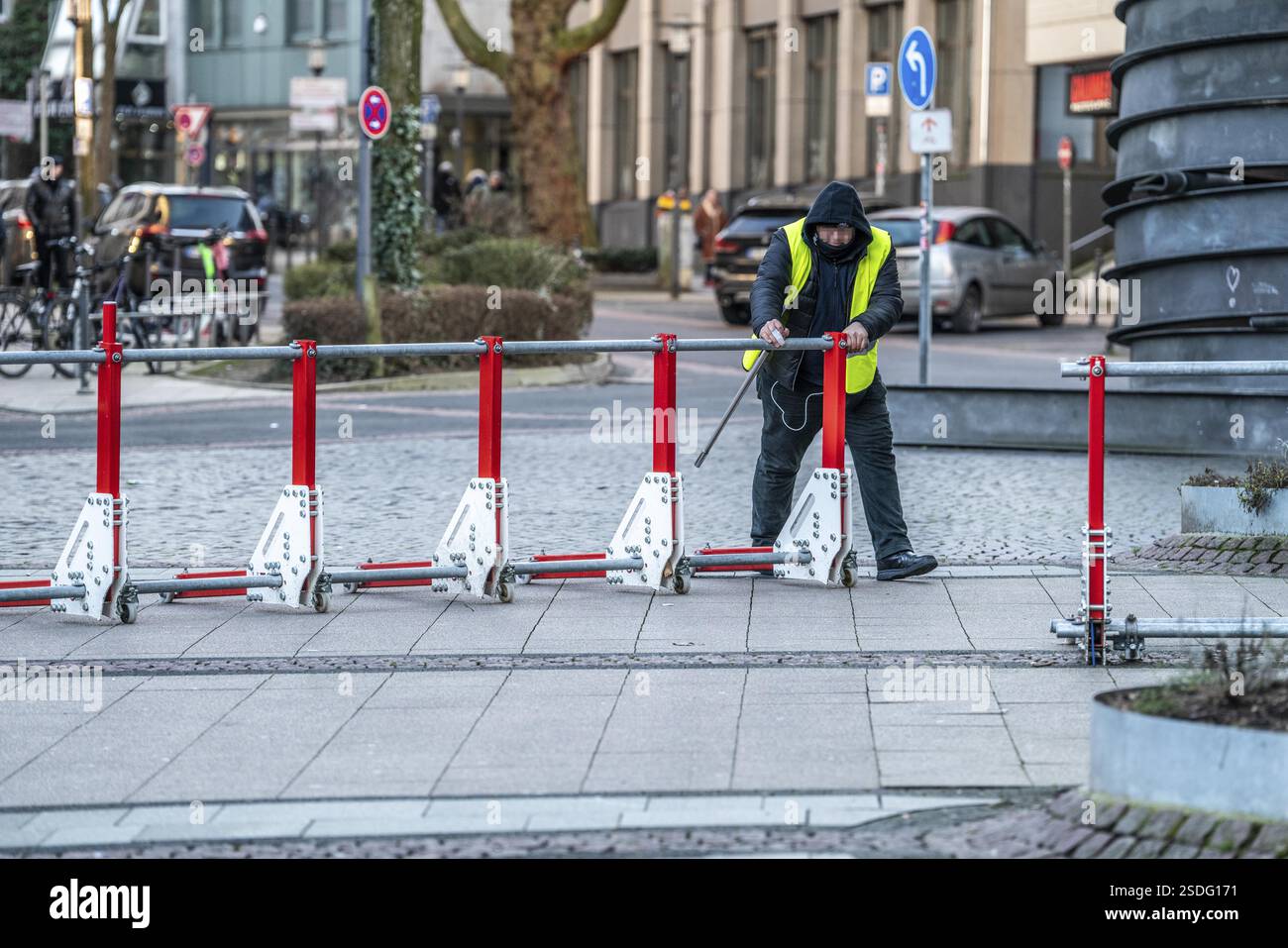 Mobile anti-terror barrier, modular, movable barrier against cars and ...