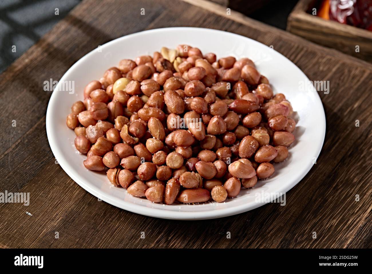Stir-Fried Peanuts with Vegetables Stock Photo - Alamy