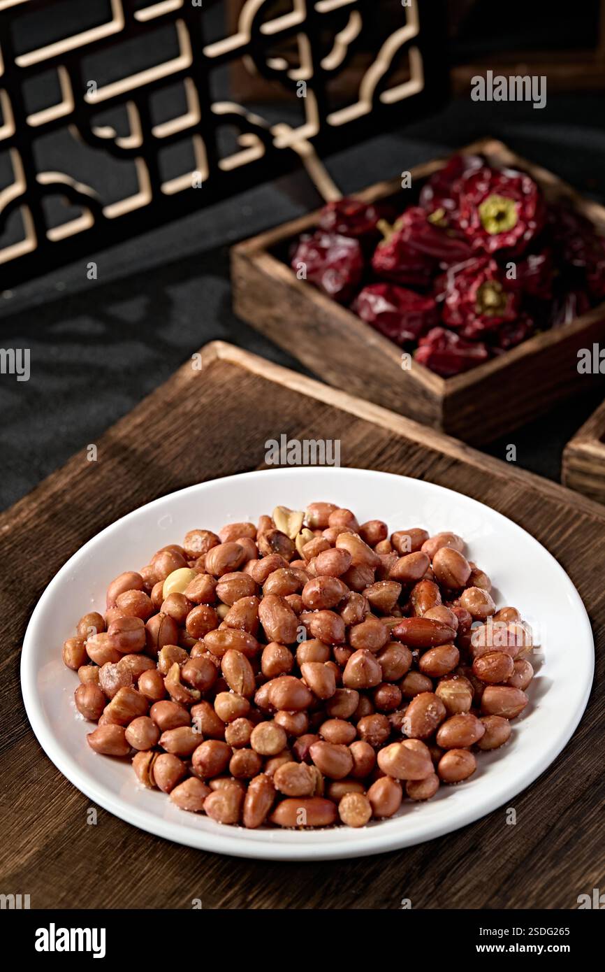 Stir-Fried Peanuts with Vegetables Stock Photo - Alamy