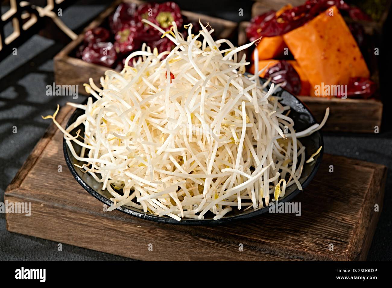 Fresh bean sprouts Stock Photo - Alamy