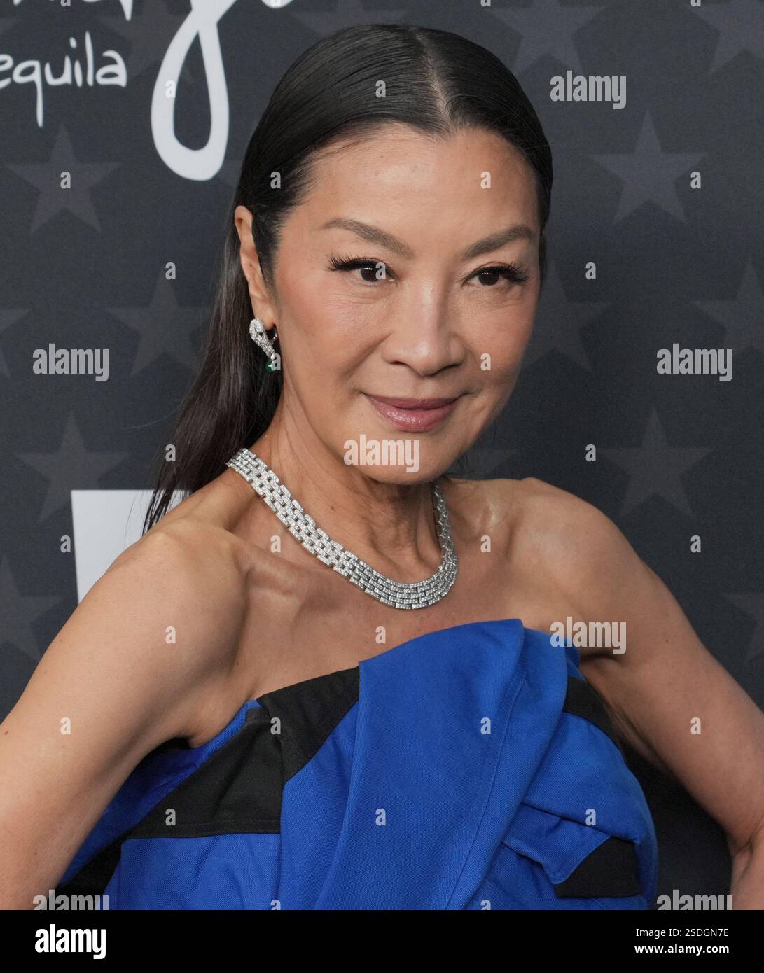 Los Angeles, USA. 07th Feb, 2025. Michelle Yeoh arrives at the 30th ...