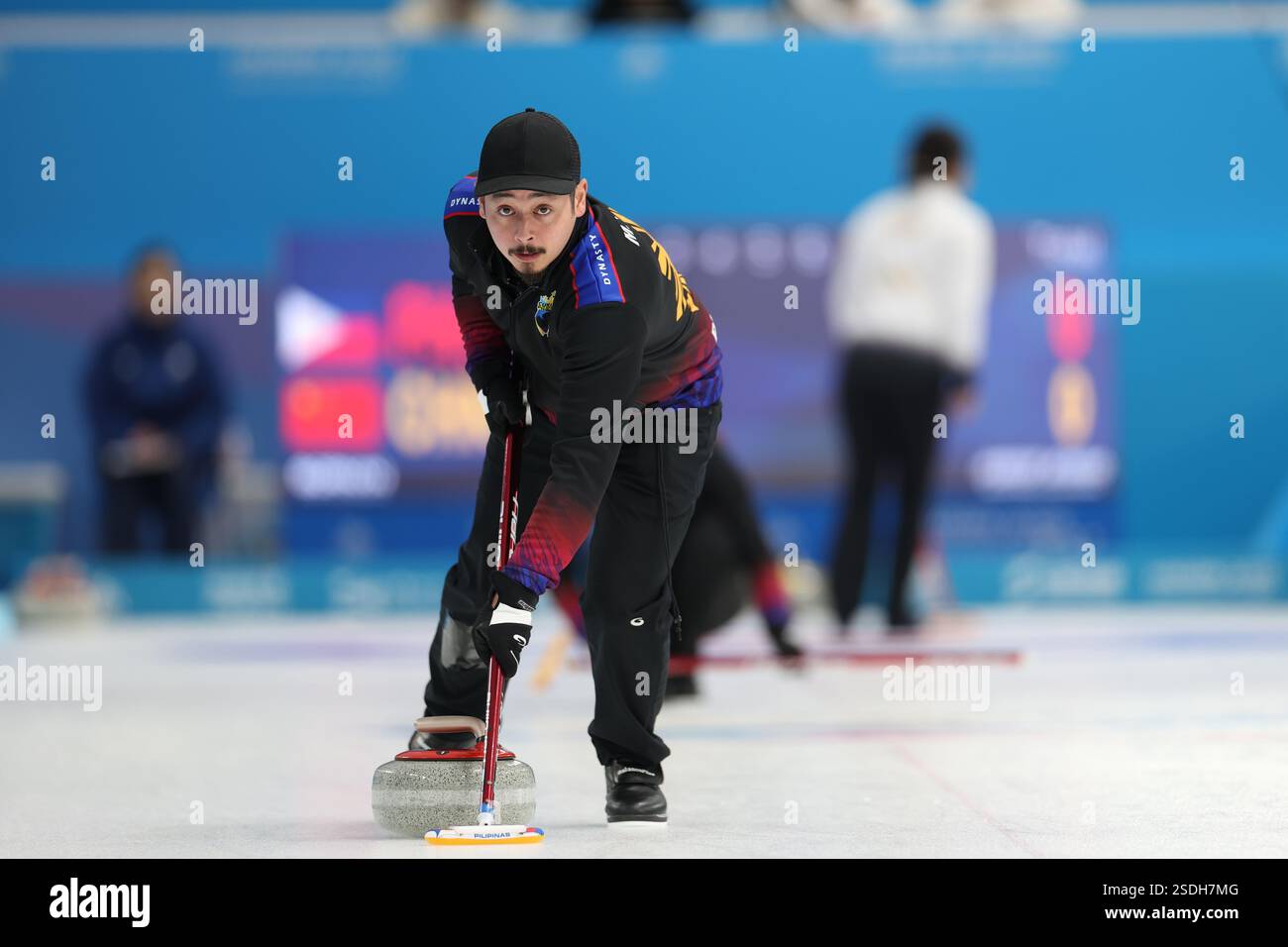 (250208) -- HARBIN, Feb. 8, 2025 (Xinhua) -- Marc Pfister of the ...