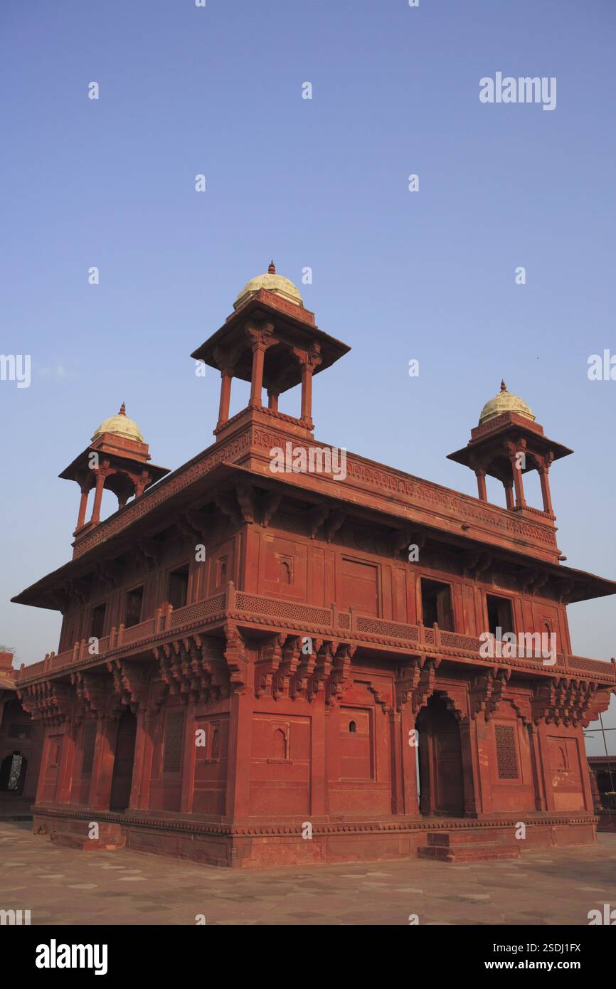 Diwan-e-Khas in Fatehpur Sikri built during second half of 16th century ...