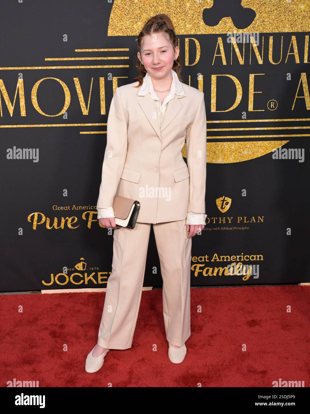 Hollywood California Usa 07th Feb 2025 Beatrice Schneider 32nd