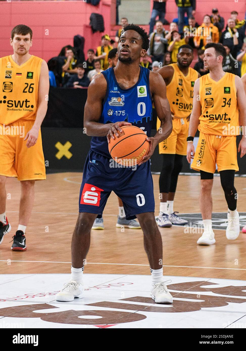 Elijah Jahi Miller (Eisbaeren Bremerhaven #0), Tigers Tuebingen vs ...