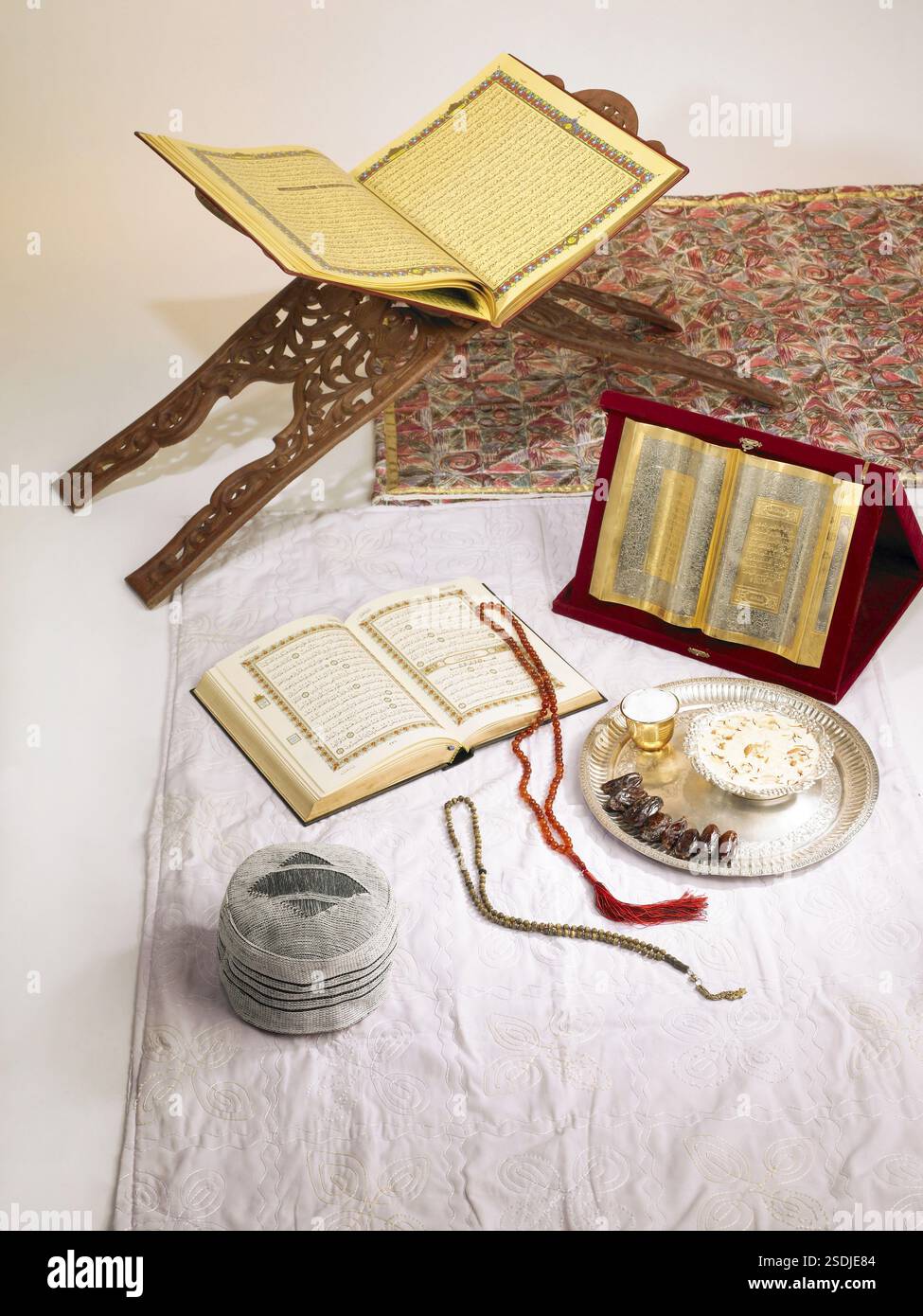 Koran prayer beads shawl mass Allah bohri Muslim topi cap eid ul-fitr ...