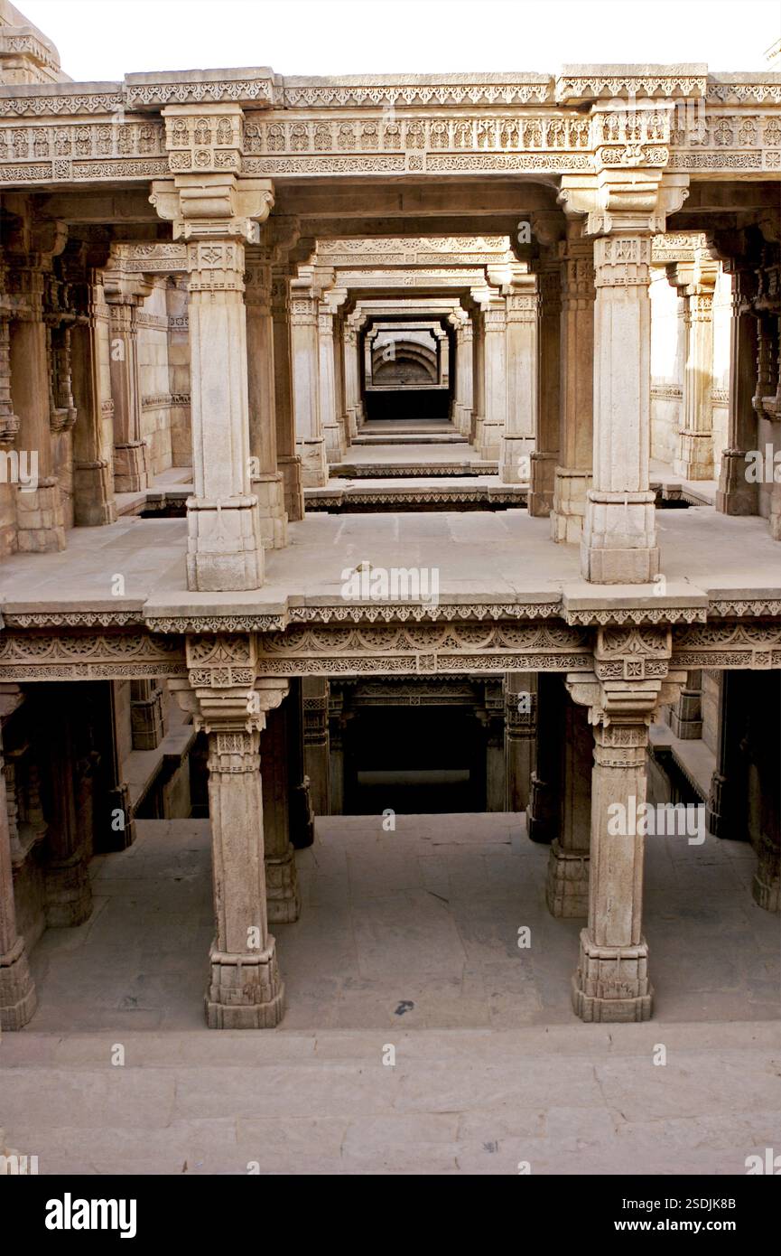 Adalaj Vava step well architectural wonder built by Queen Rudabai ...