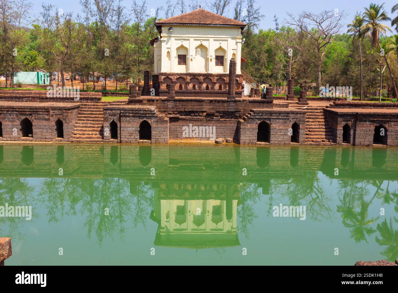 The Safa Shahouri Masjid, Phonda, Goa, India. The Safa Shahouri Masjid ...