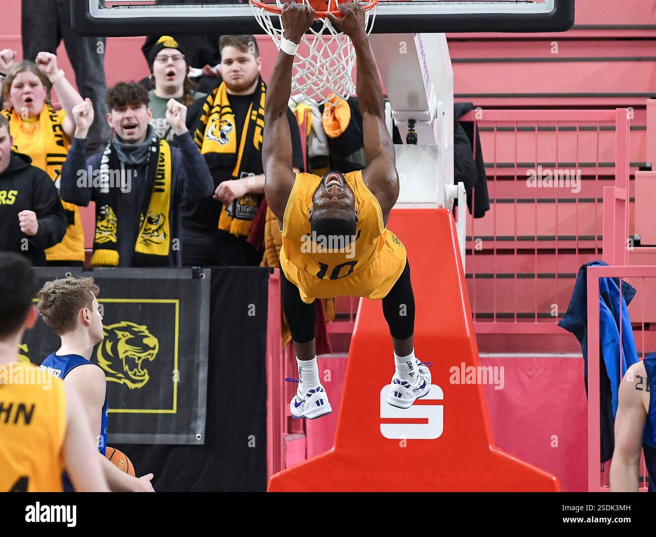 Tuebingen, Deutschland. 07th Feb, 2025. Samuel Idowu (Tigers Tuebingen ...
