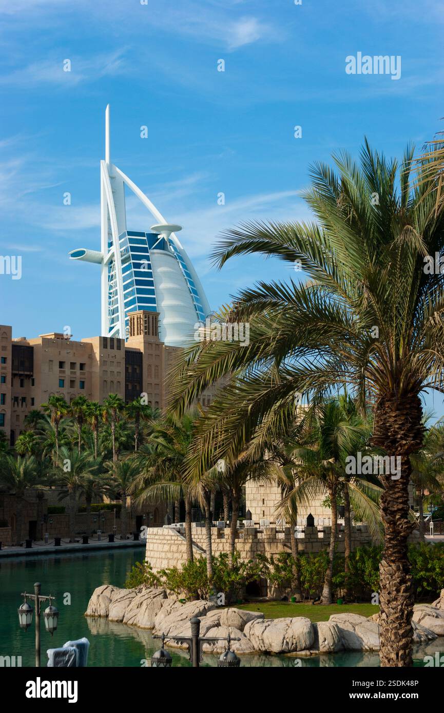 DUBAI, UAE - NOVEMBER 15: View of the hotel Burj Al Arab from Souk ...