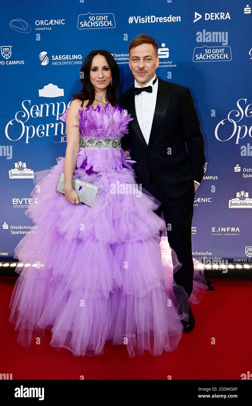 Stephanie Stumph und Tom Wlaschiha beim 17. SemperOpernball 2025 in der Semper Oper. Dresden, 07 ...
